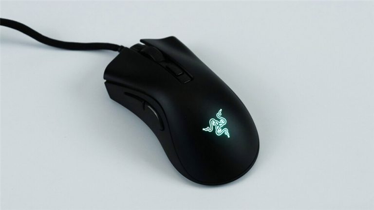 Razer DeathAdder V2 Mini Review: Ultra-light Gaming Mouse - Gamer Necessary