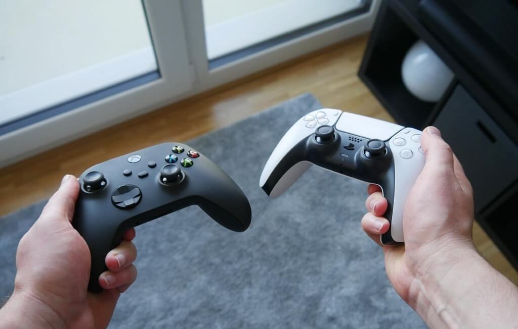 PS5 vs. Xbox Series X Video Game Console: Which One Suits You Best ...